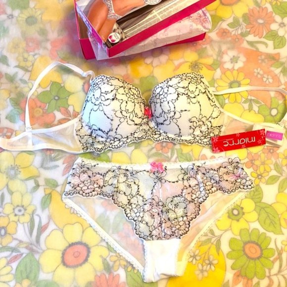 Miorre Turkey | Intimates & Sleepwear | Delicate Floral White And Black ...